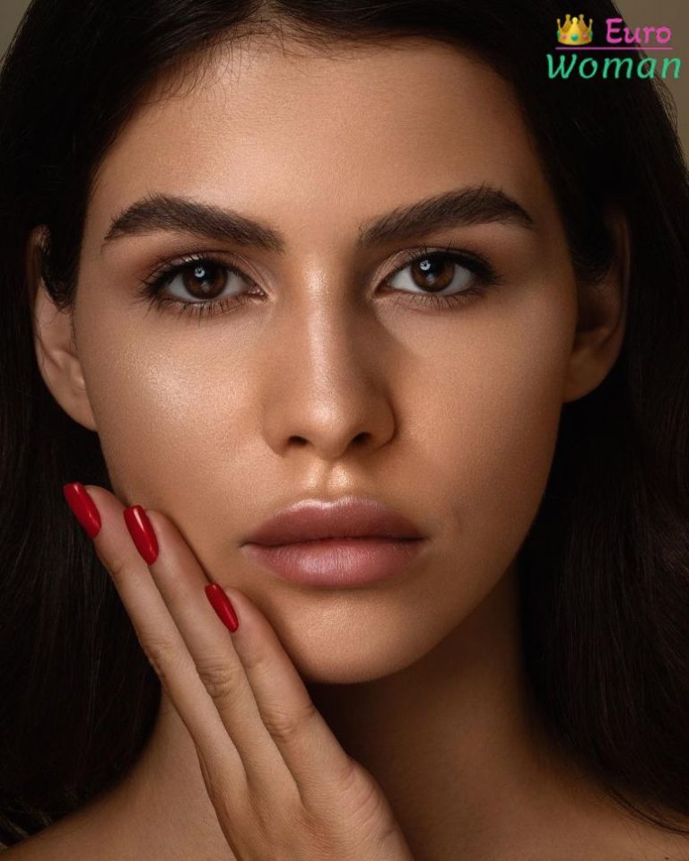 Dating a Greek Woman: Everything You Should Know